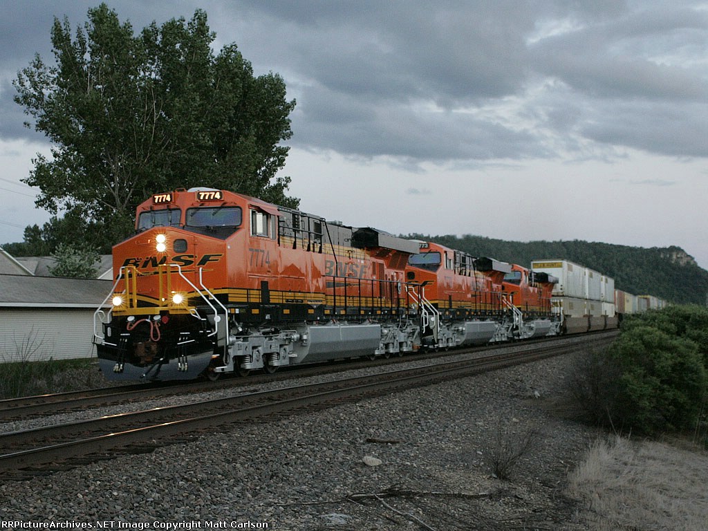 BNSF 7774